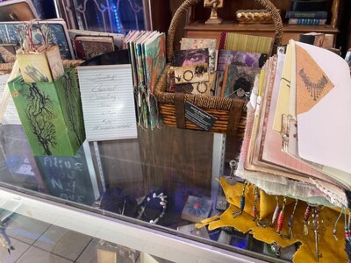 Roadrunner Emporium Presents Joanne Blumenthal Junk Journaling and ... Roadrunner Emporium Presents Joanne Blumenthal Junk Journaling and ...